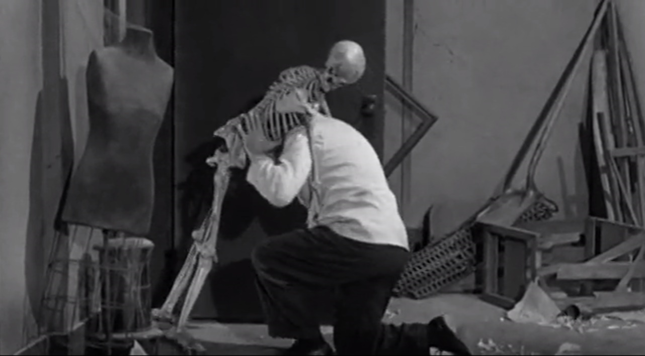 The Bloody Pit of Horror: Spooks! (1953)