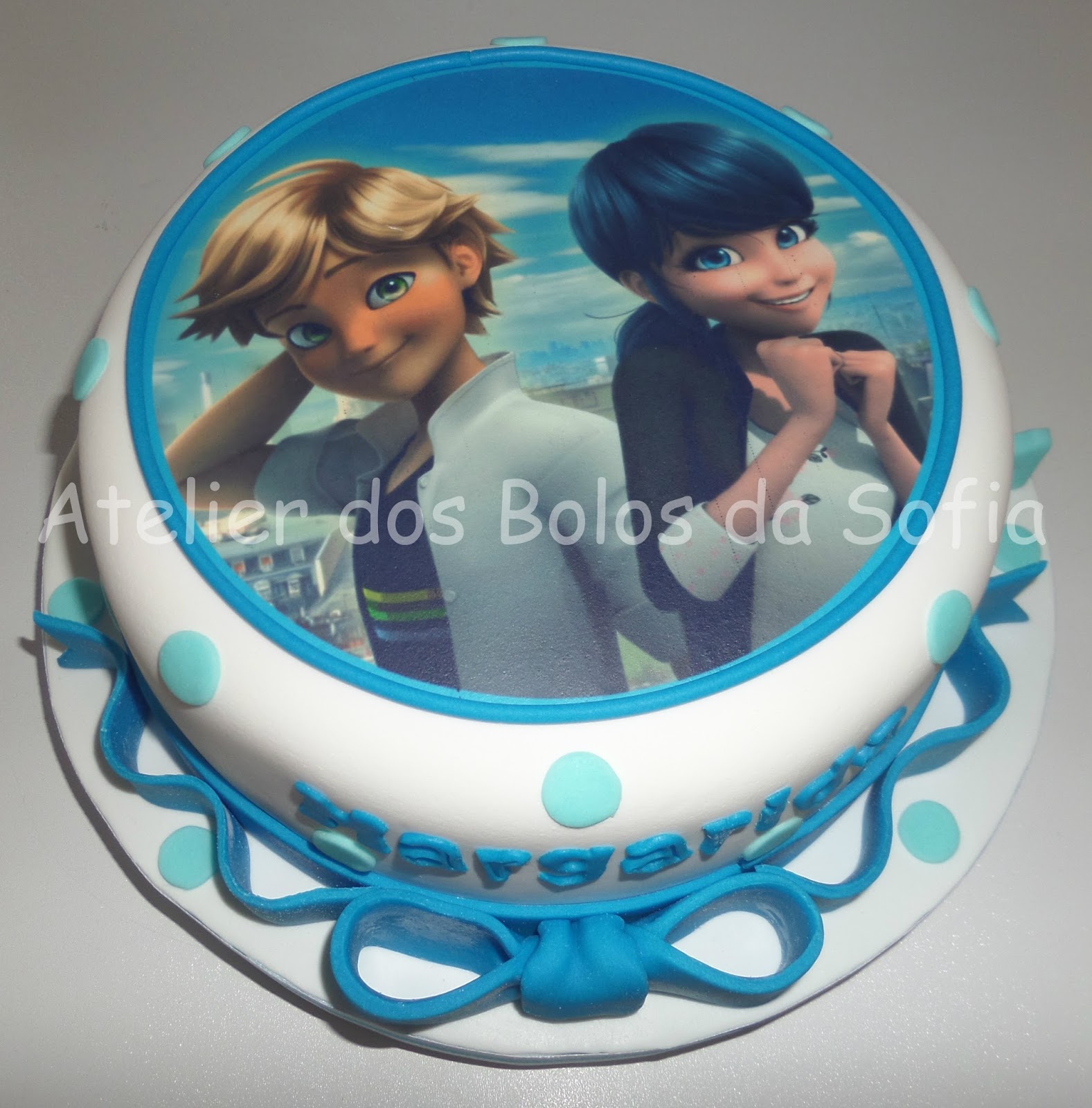 Atelier dos Bolos da Sofia: Bolo "Ladybug miraculous"