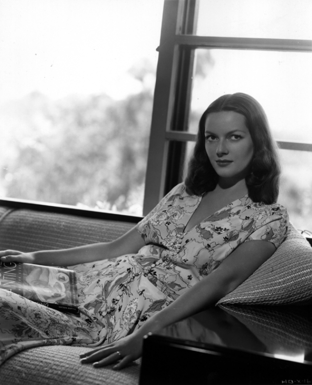 35 Gorgeous Photos of American Actress Hazel Brooks in the 1940s ...
