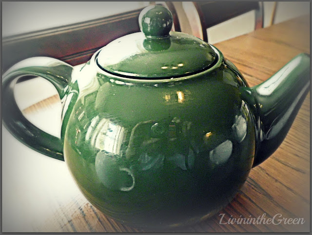 Livin' In The Green: How to Choose the Perfect Teapot