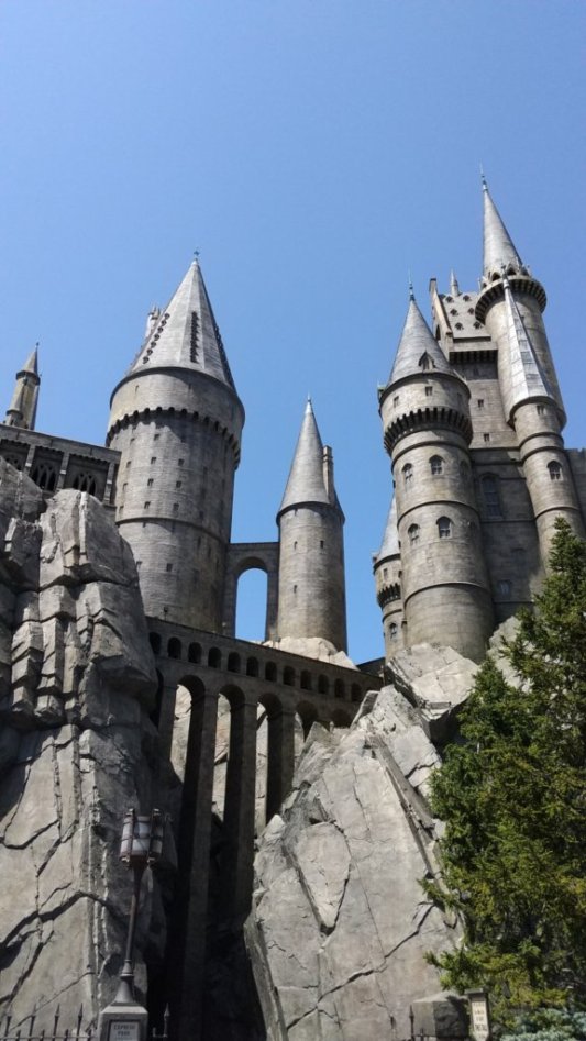 Universal Studios Japan Hogwarts Castle Walk, You can tour the inside ...