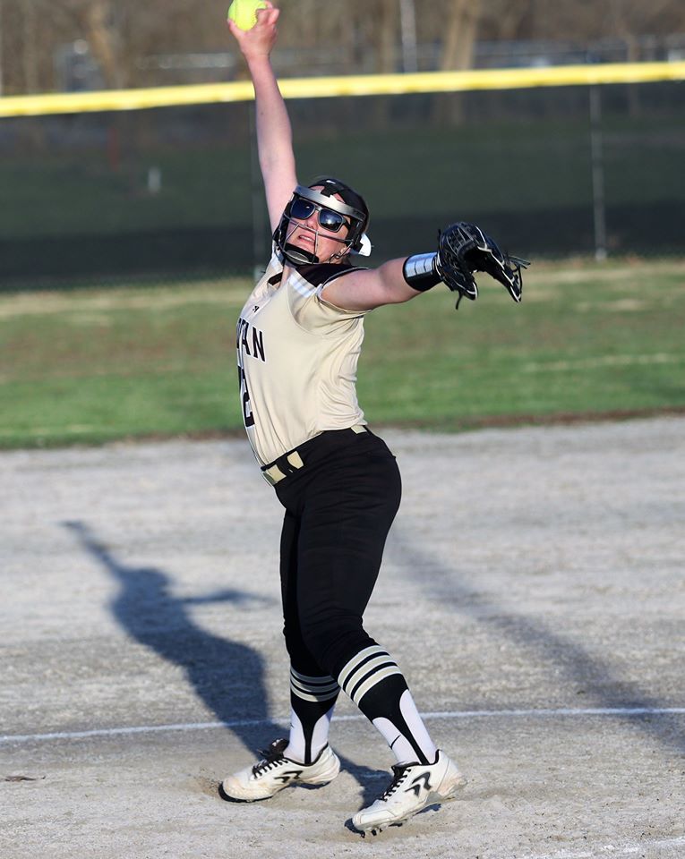 Kaycee Thompson, Class of 2021, signs to play collegiate softball!