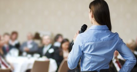 Learneng: Dialogue between an interviewer and an interviewee looking ...