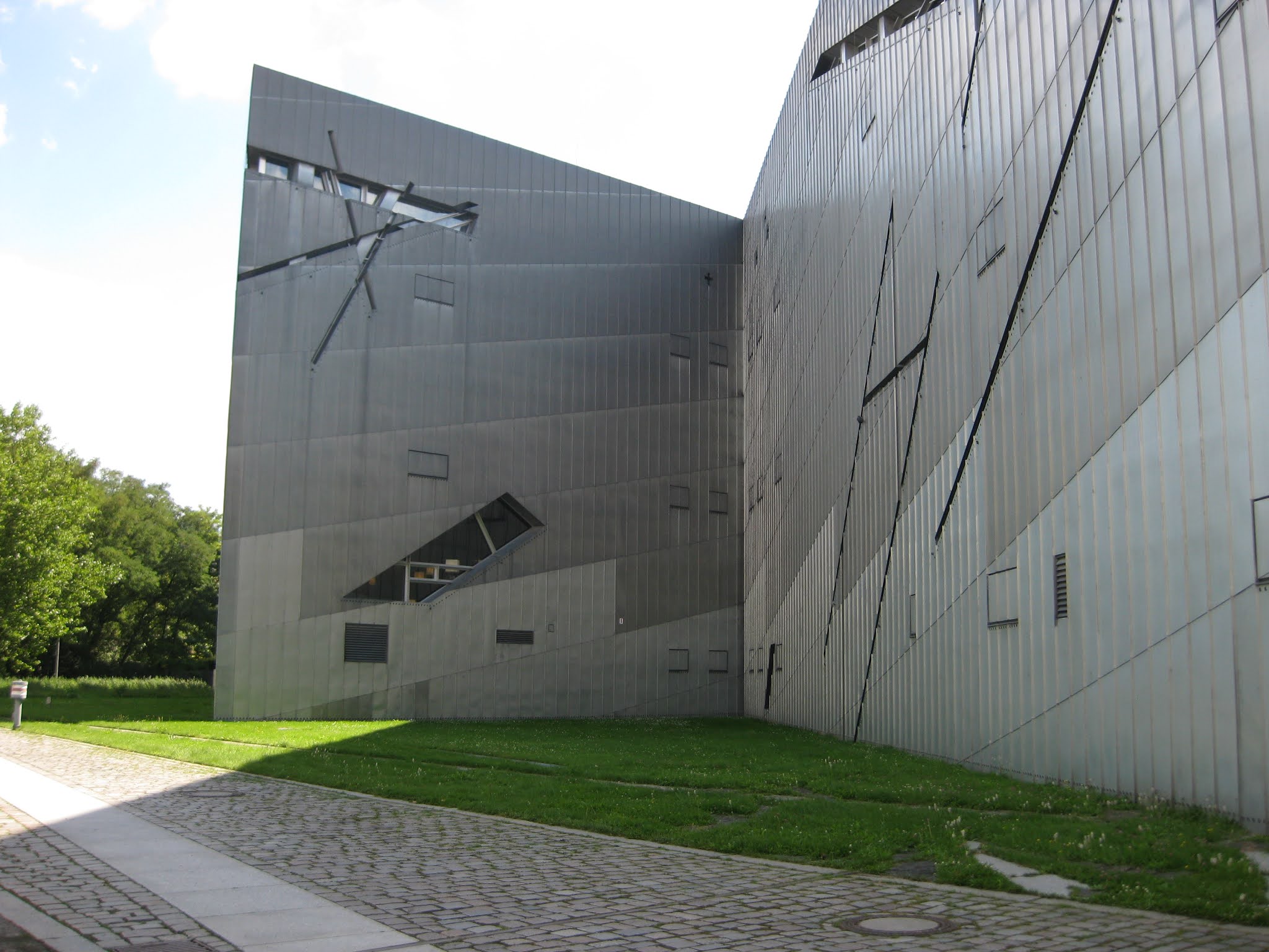 Arte y Arquitectura Hoy: #MJB. Daniel Libeskind: Museo Judío de Berlín. Por: Edgar Cruz*