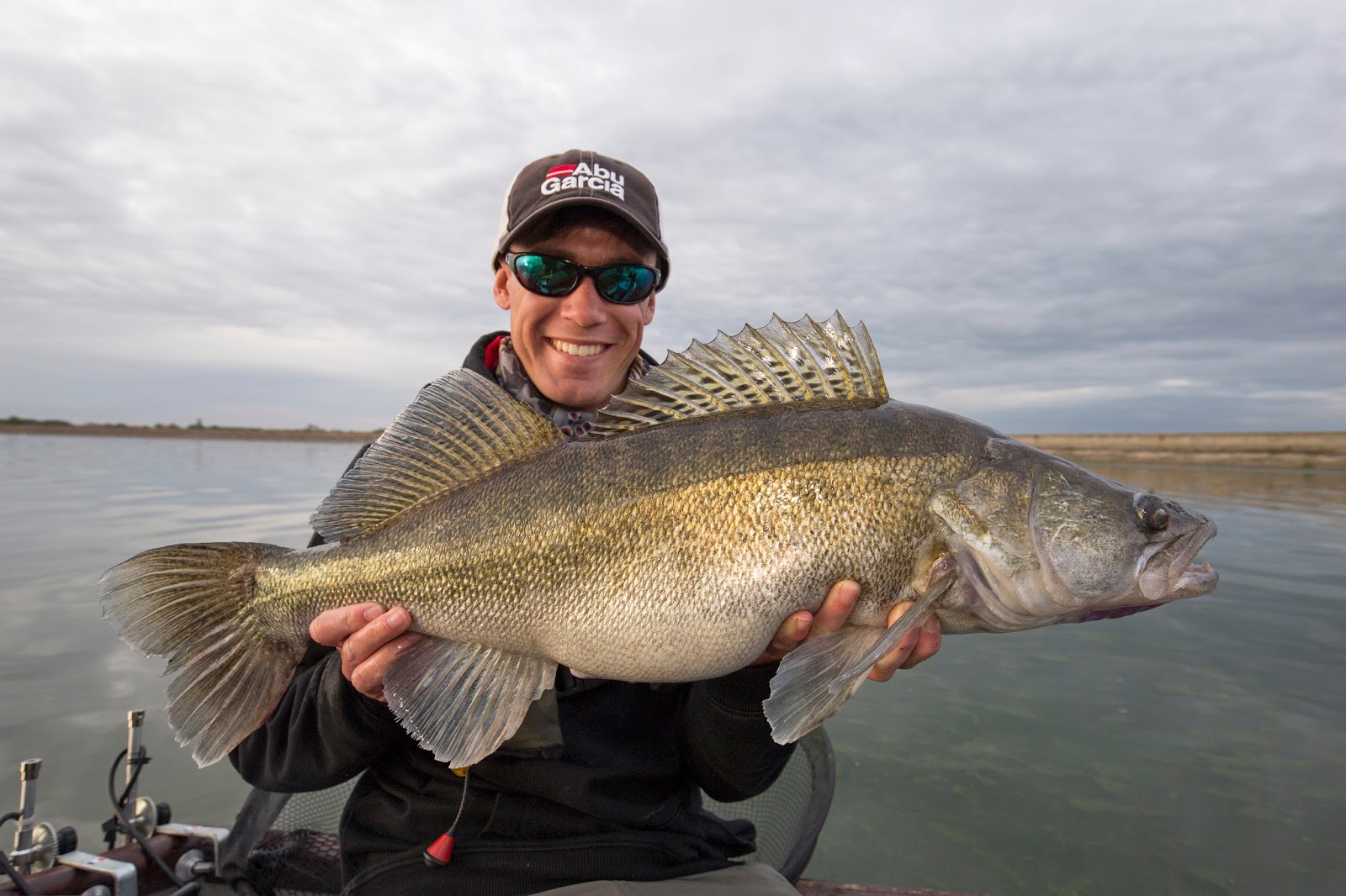 Sam Edmonds Fishing Blog: Flyfishing for big Zander