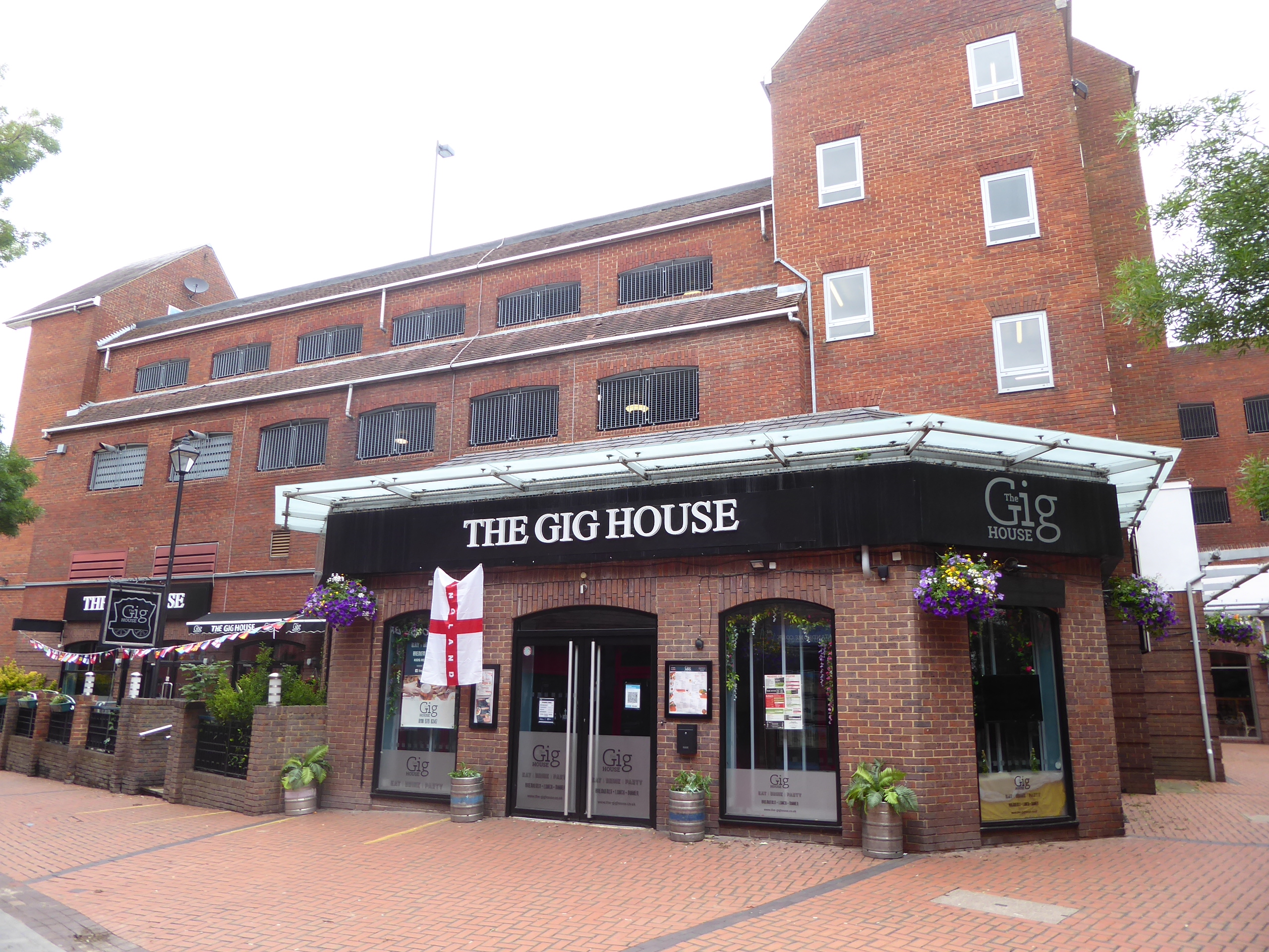 Prop Up the Bar: Wokingham Pub Explorations