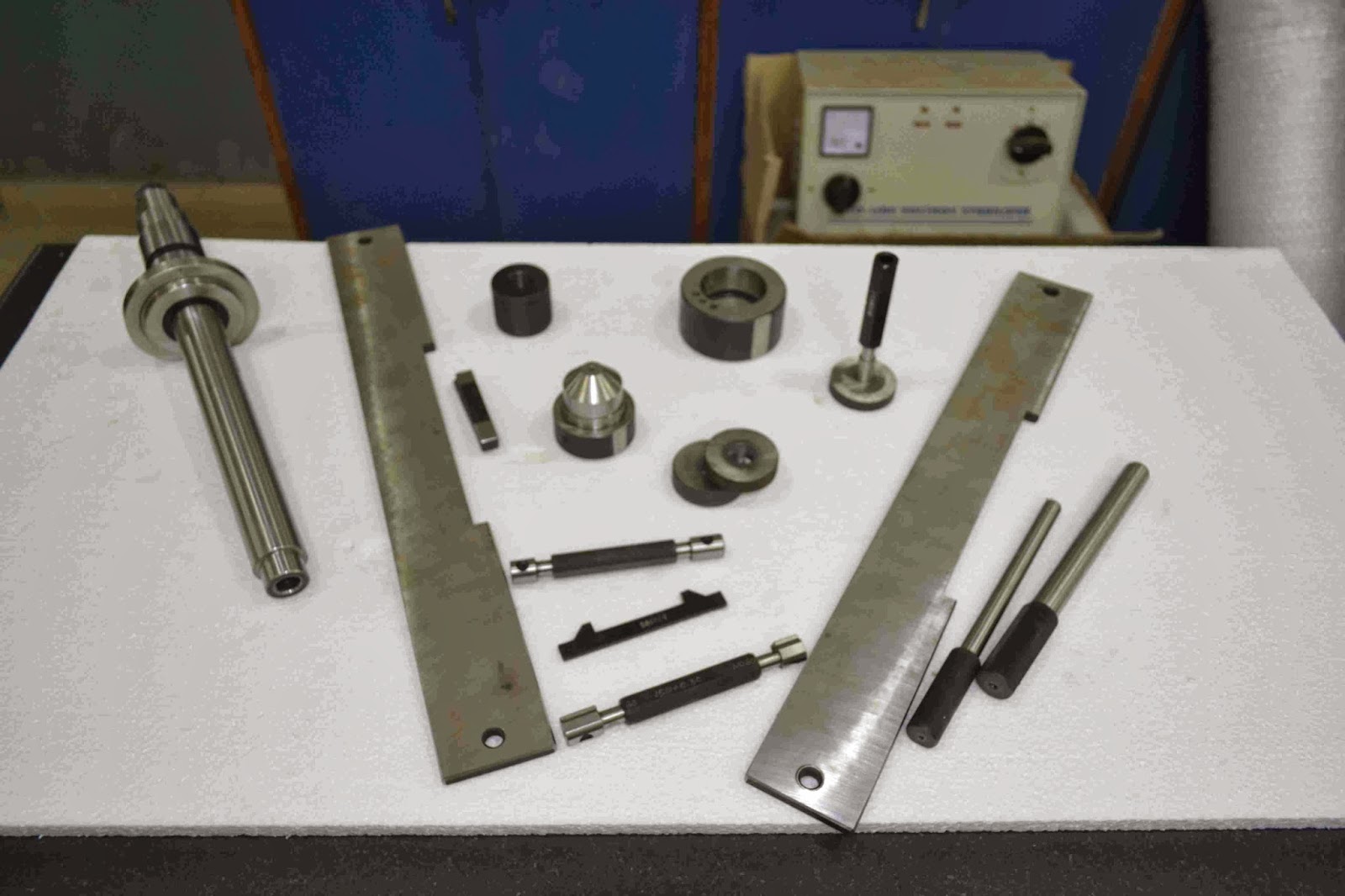 SR TOOLS AND GAUGAES