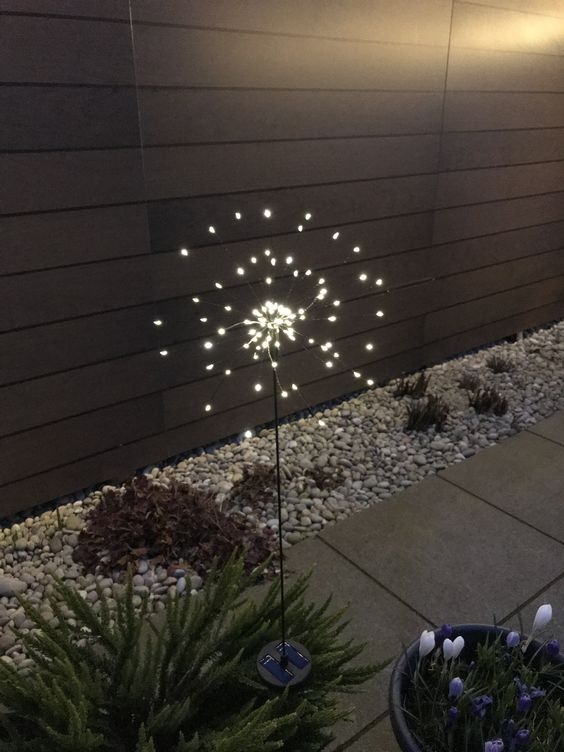 50 Beautiful Solar Garden Decoration Ideas The Best | ARA HOME