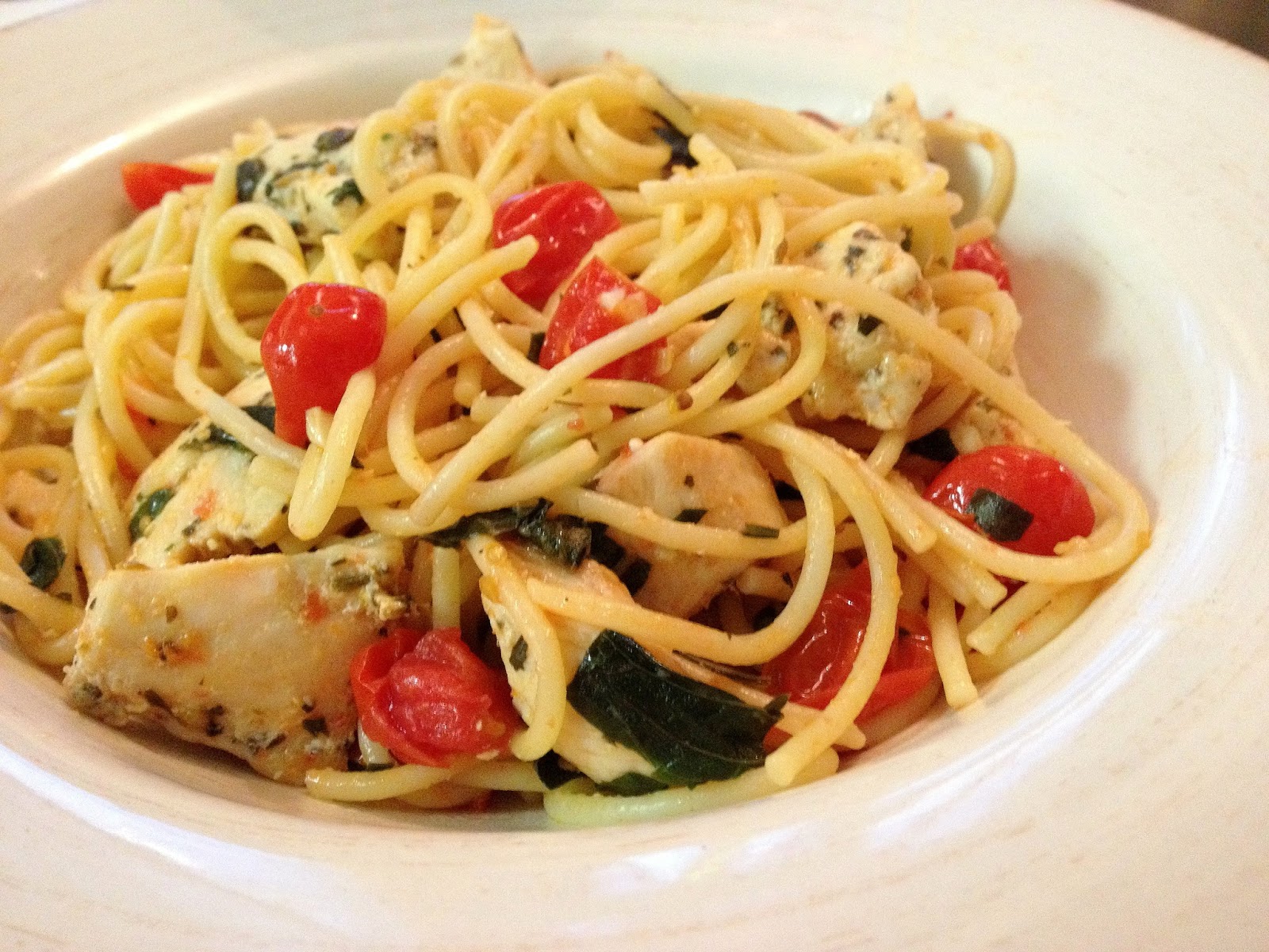 KitchenJoy: Spaghetti with Sauteed Chicken & Grape Tomatoes