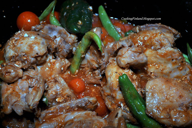 Cooking Finland: African style braised chicken