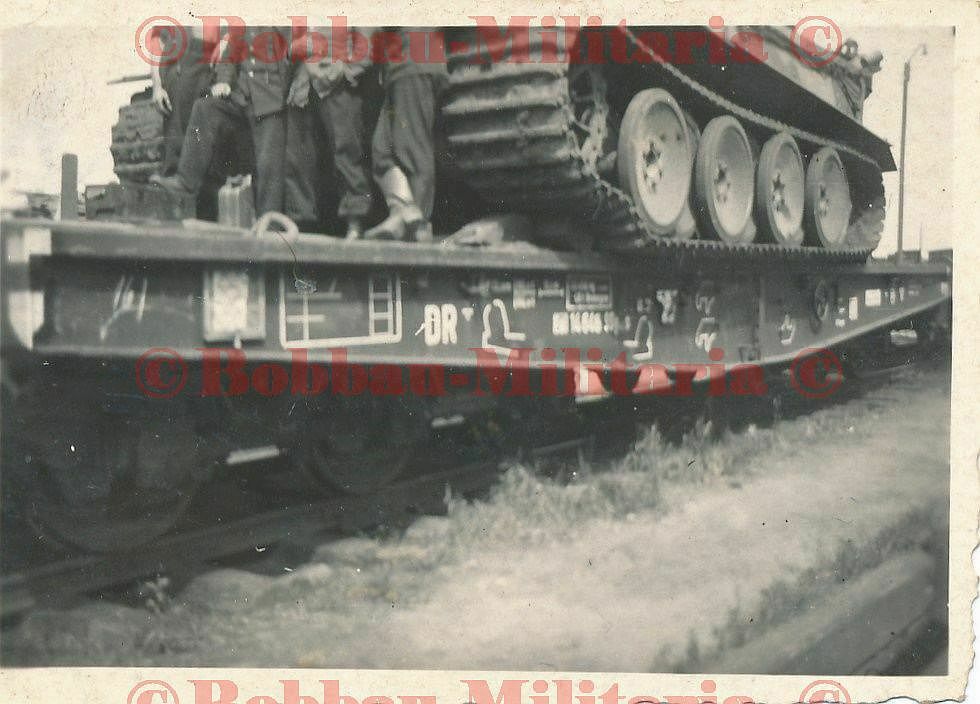 Historia y tecnología militar: Tanque Tiger en un tren
