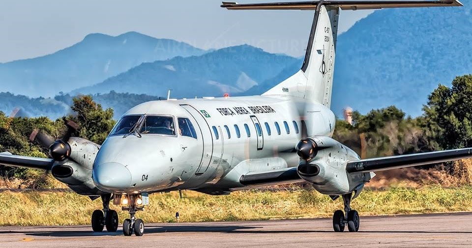DESFILE HISTORICO DA FORÇA AÉREA BRASILEIRA (FAB): (FAB-2004) (EMB ...