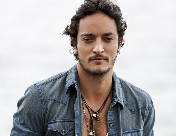 my new plaid pants: Great Moments in Movie Shelves #89