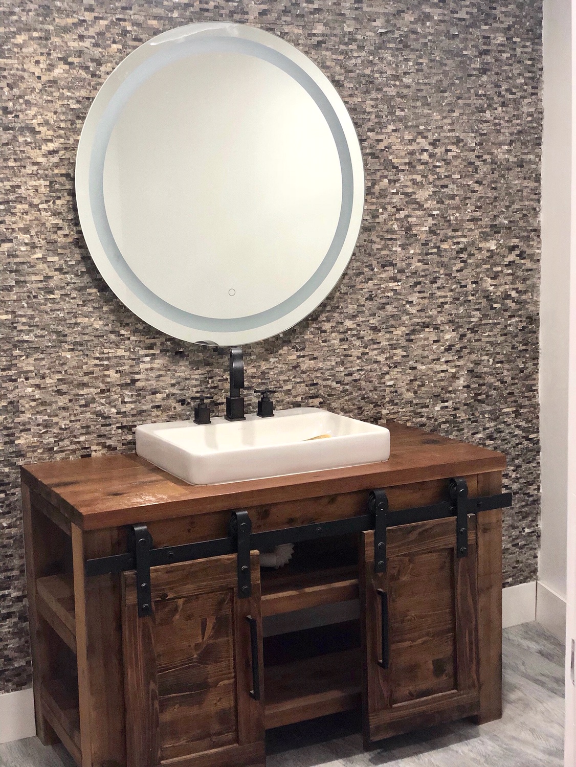 Red Hen Home: Back to Building! Vanity project