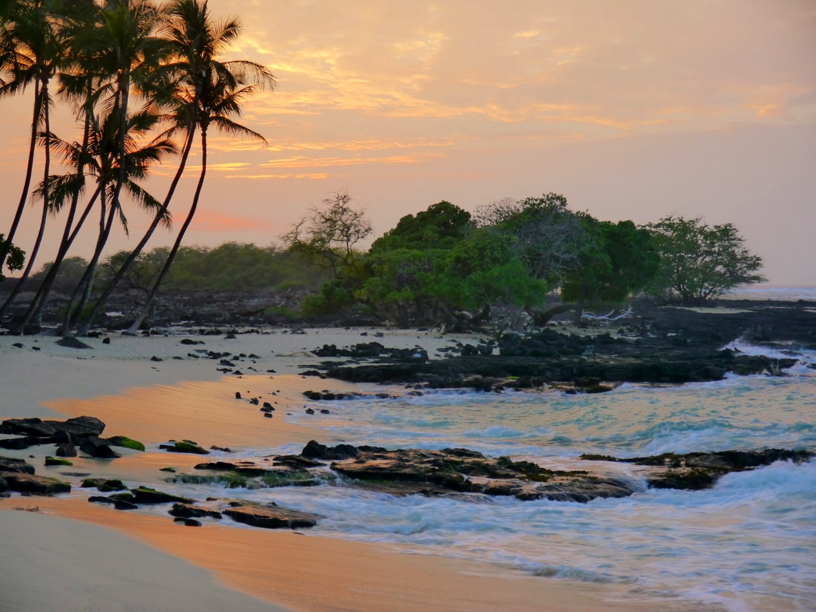 American Travel Journal: Mahai'ula Bay - Kekaha Kai State Park - Hawaii