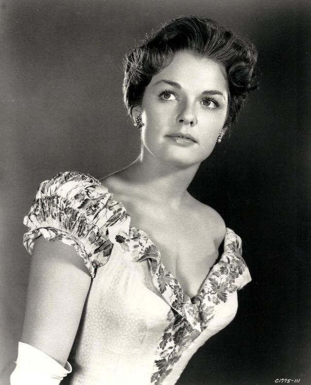 30 Glamorous Photos Of Luana Patten In The 1950s And 60s ~ Vintage Everyday