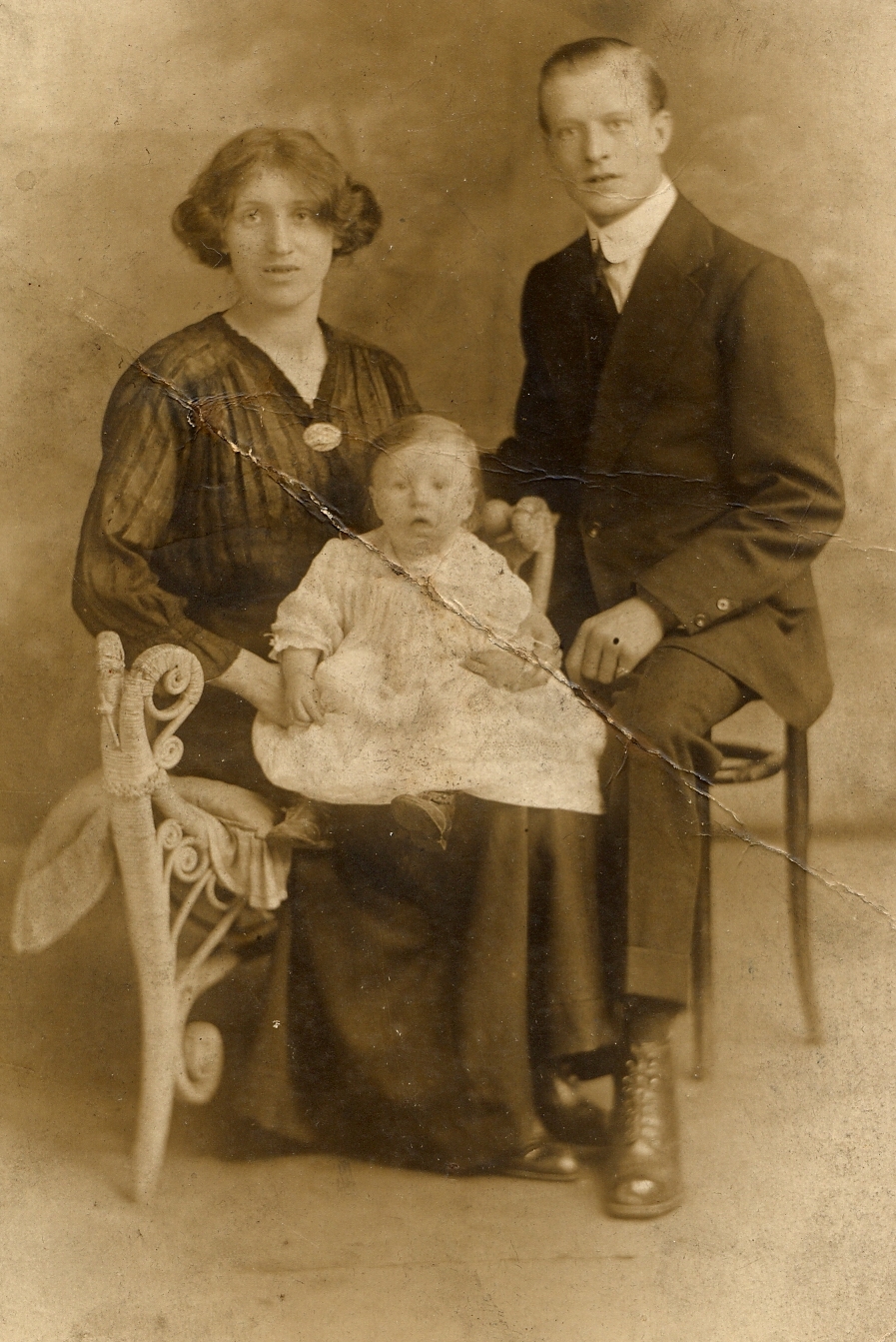 A Royal Signals Sergeant: Rowland Bott (1918-1993)