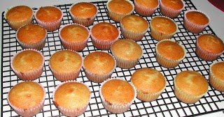 The Iowa Housewife: Orange Marmalade-Ricotta Cupcakes