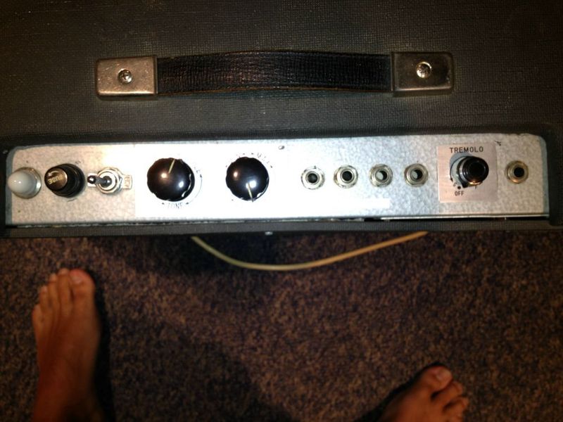 Canadian Vintage Guitar Hunt: Vintage BELTONE AP-22 Tube Amp