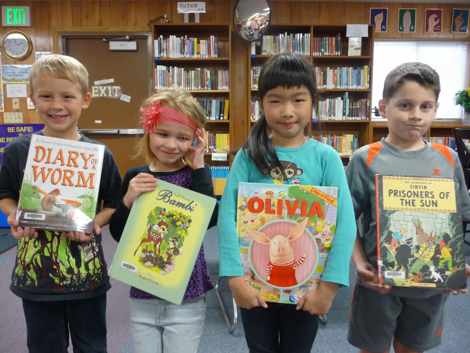 Mrs. Bowers' First Grade Stars: We Like Library!