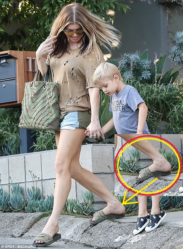 The Reverend Bobby: Fergie Has Opposable Feet