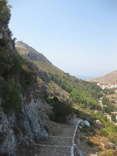Και λοιπόν;Και συνεπώς;Και γι'αυτό;: Καστελλόριζο συνέχεια