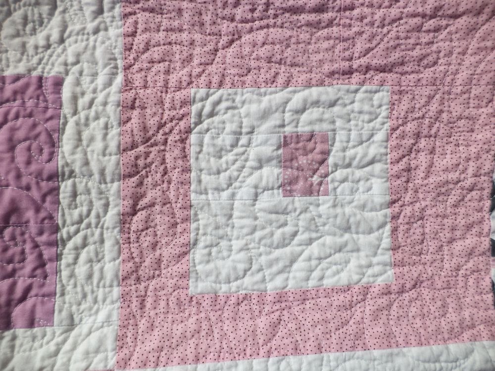 Kat & Cat Quilts: Finished! Pretty Pink Quilt and Bag