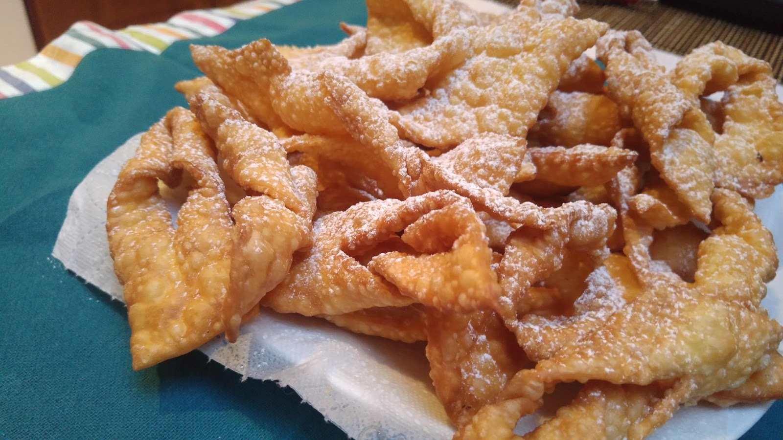 ...Moje Słodkie Piekiełko...: Karnawałowe Faworki, Chrusty