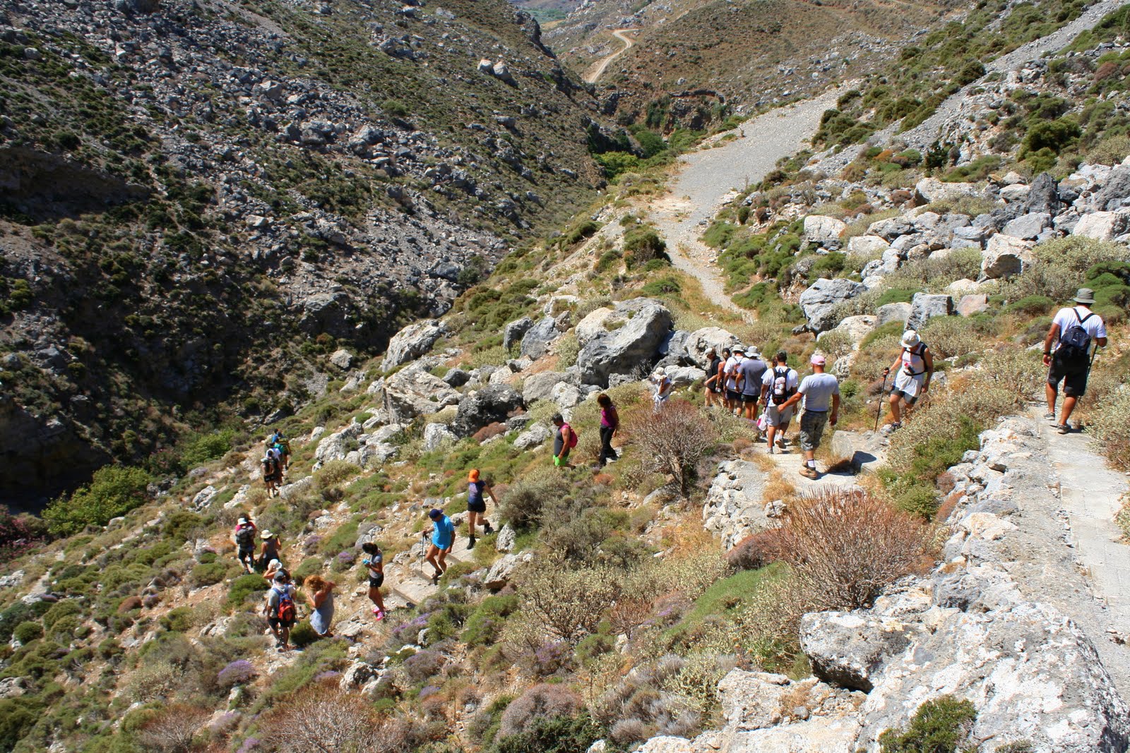 EXPLORE MOUNTAINS: ΚΟΥΡΤΑΛΙΩΤΙΚΟ ΦΑΡΑΓΓΙ (ΜΟΝΗ ΠΡΕΒΕΛΗ)