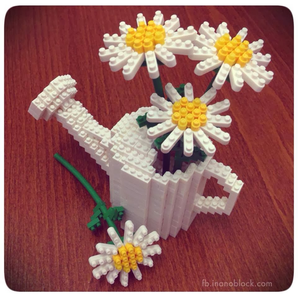 Christopher Tan: nanoblock Daisies in a Watering Can