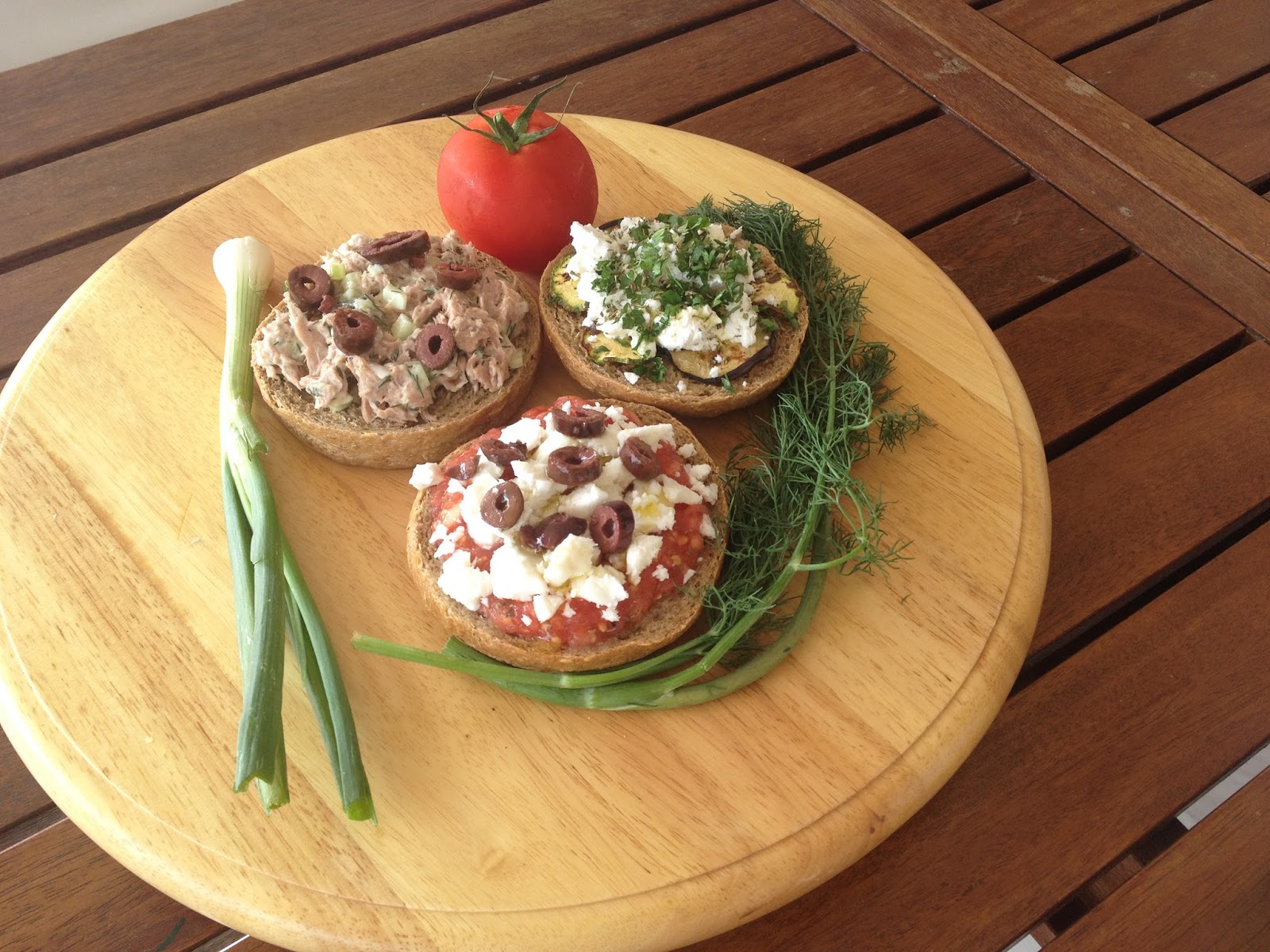 Hellenic "Recipes": Cretan "Ntakos" (kritikos ntakos)