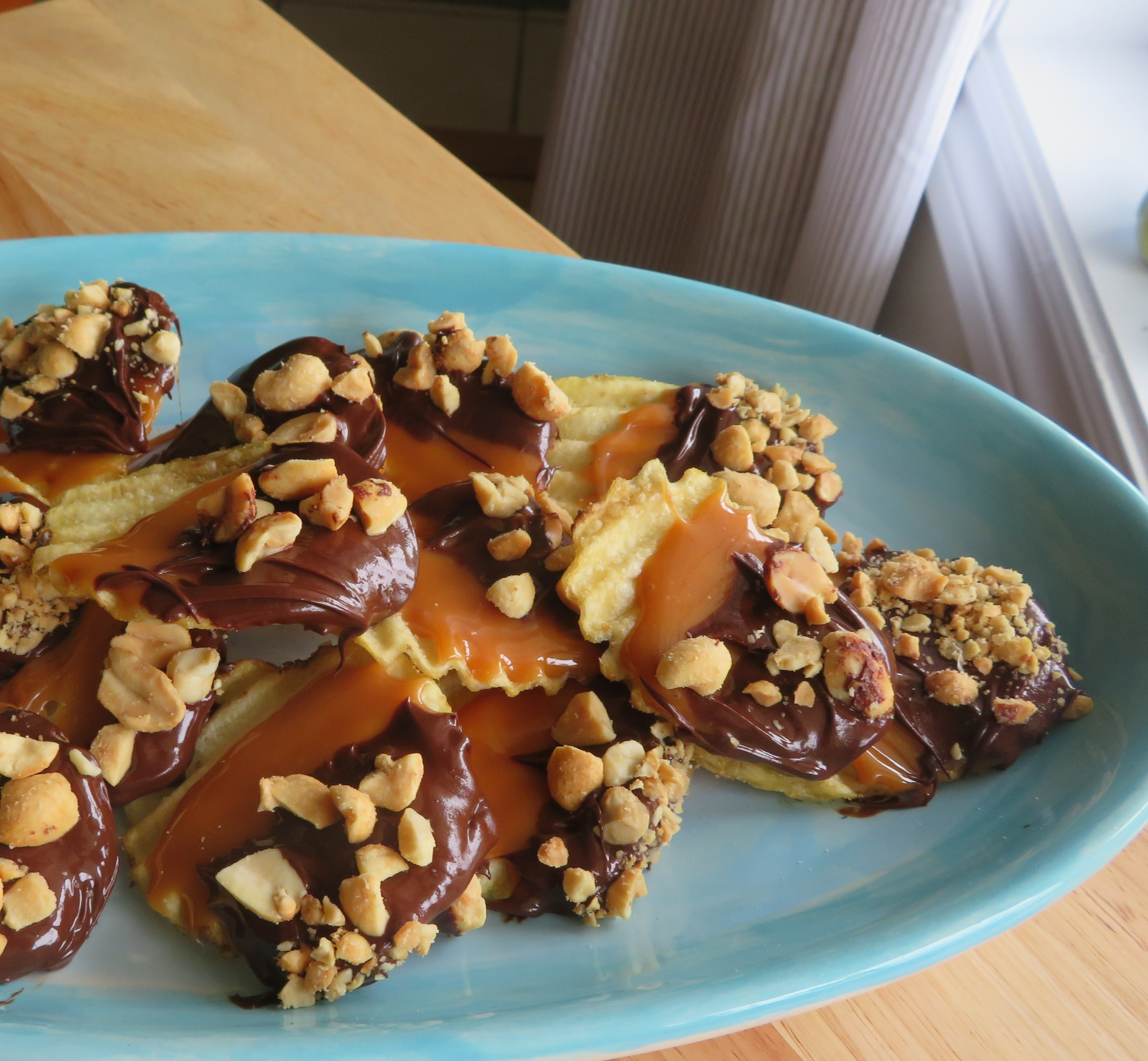 Toffee, Chocolate and Peanut Dipped Potato Chips | The English Kitchen
