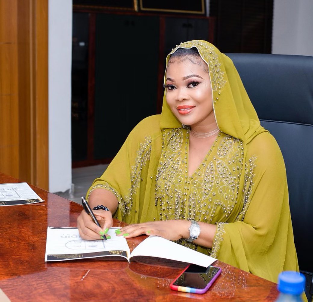 -Quinn Skincare Ambassador