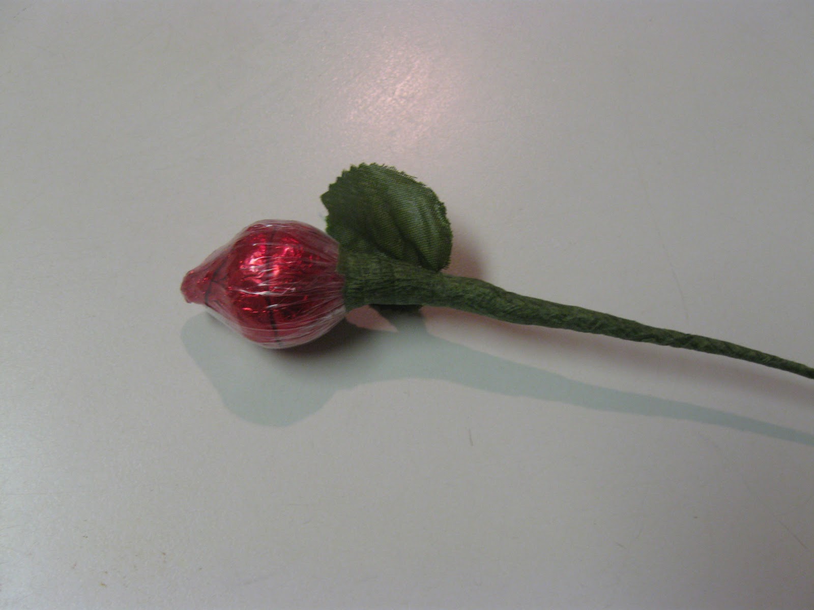 Tips, Treats & Treasures: Hershey's Kisses Roses