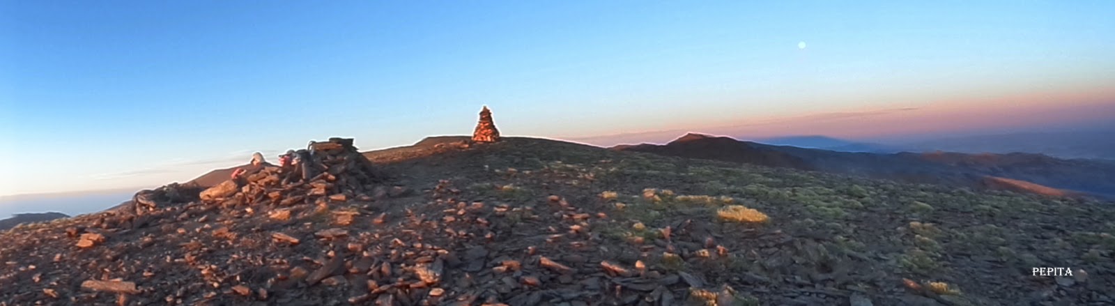 Fotografiando Cumbres: Luna azul en el Picón.
