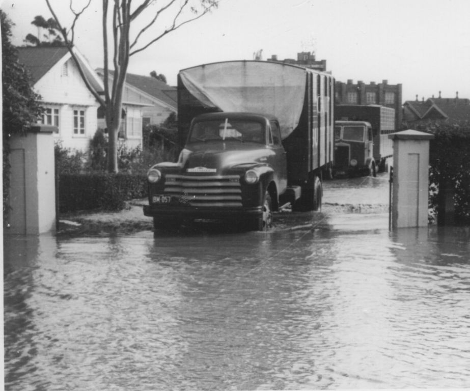 Historic Trucks: Oak Milk Factory trucks