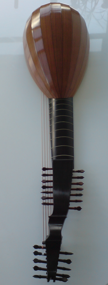 Buying a Lute: Baroque lutes