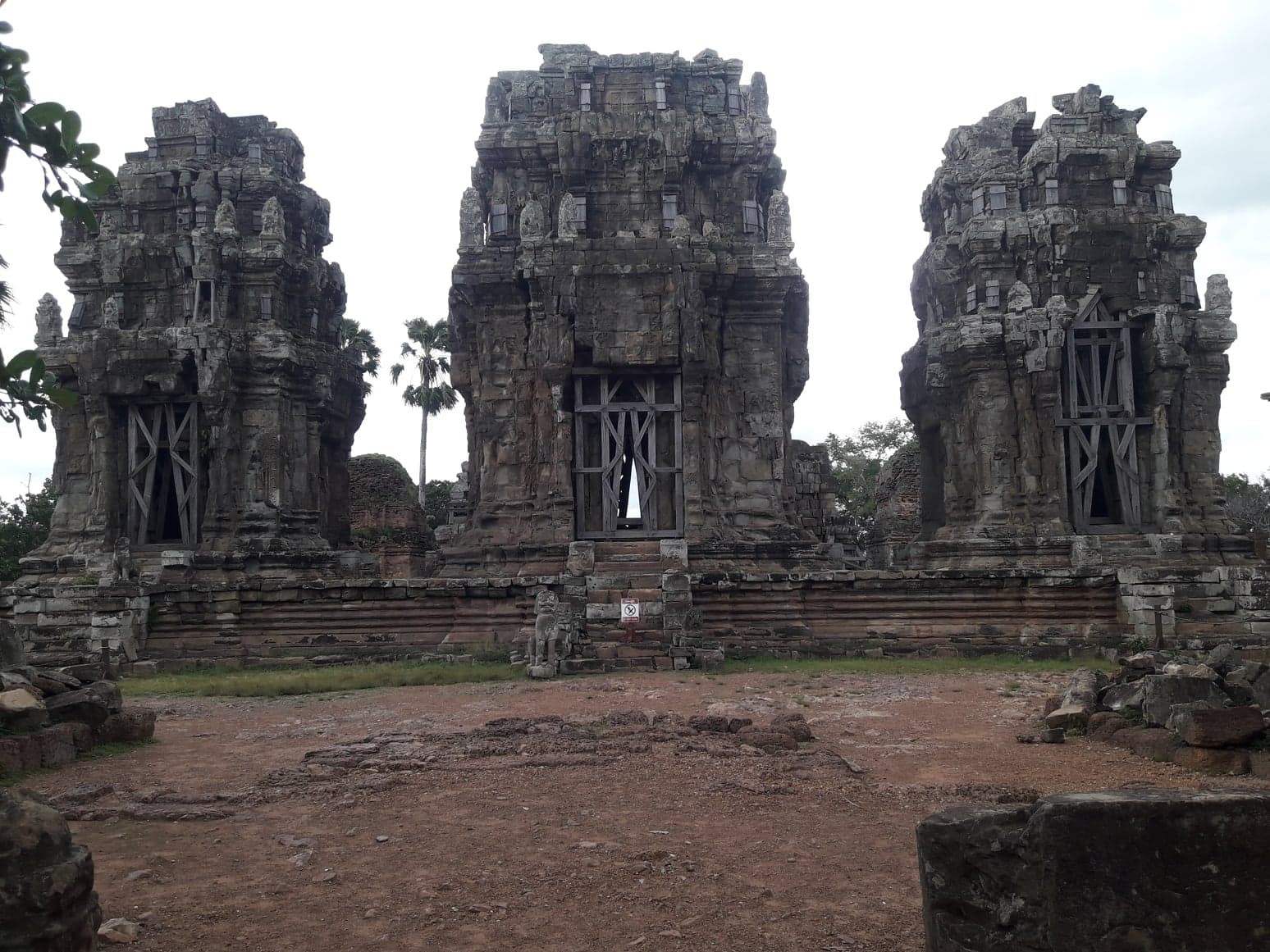 Phnom Krom Mountain and Phnom Krom Temple
