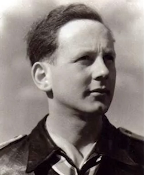 FalkeEins - the Luftwaffe blog: Hugo Broch's Spitfire flight today from ...