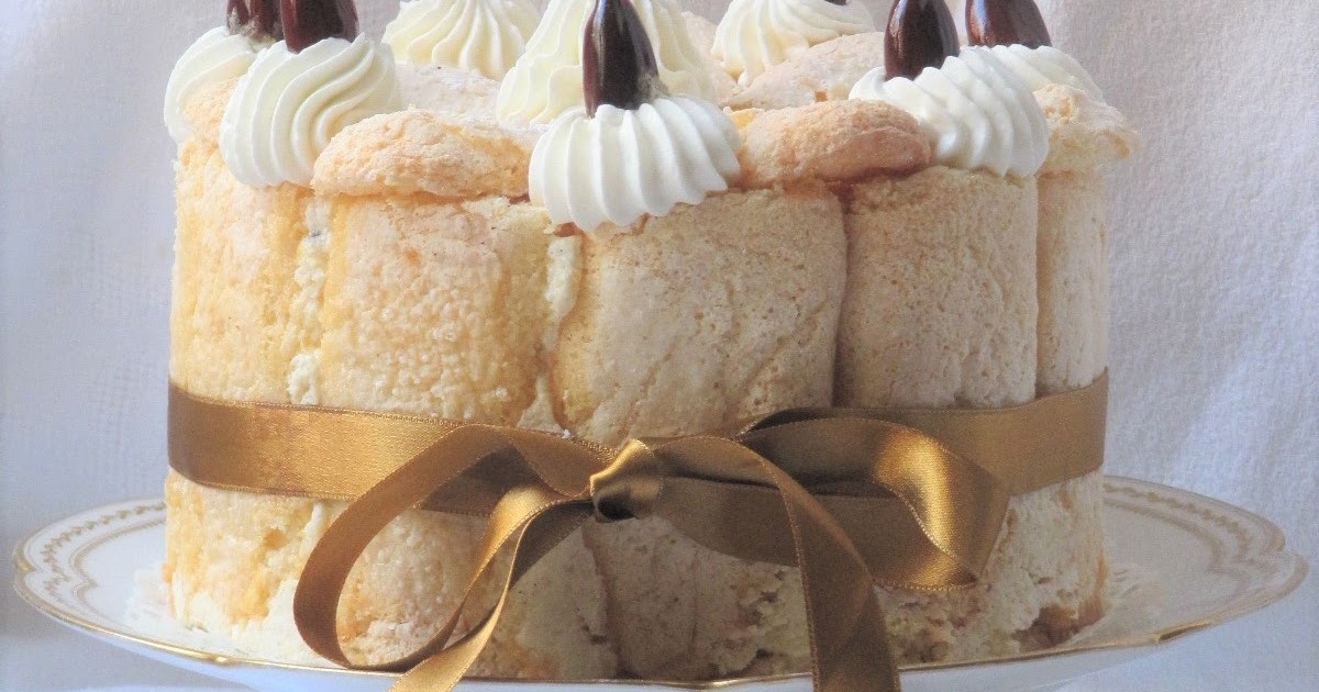 La cuisine d'ici et d'ISCA: Charlotte aux amandes pour la mi-carême