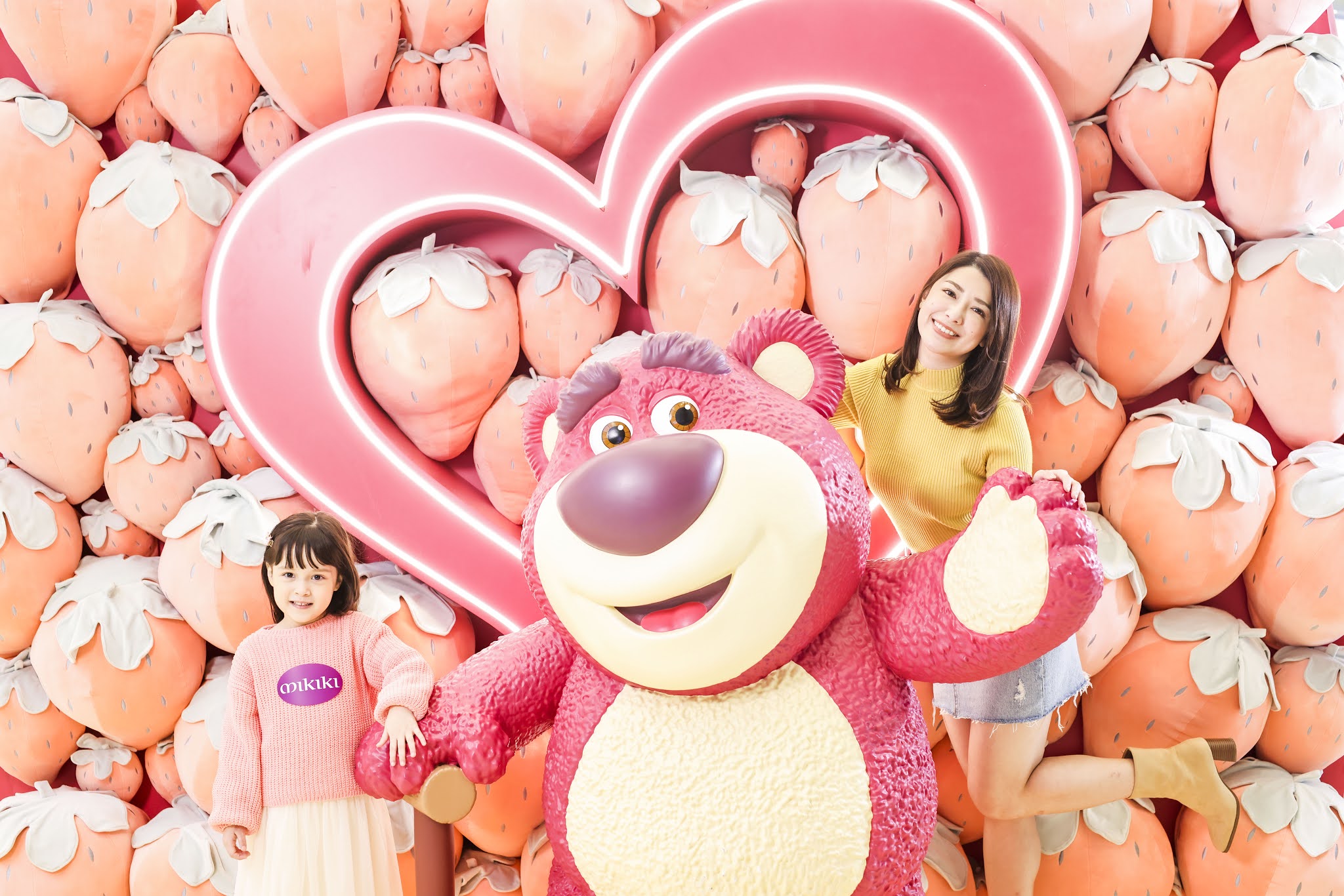 【Mikiki X 新地三大商場】「新春潮拜玩樂遊」 5米高三眼仔扭蛋機巨型打卡場景 - Lifenews HK 生活提案事務所