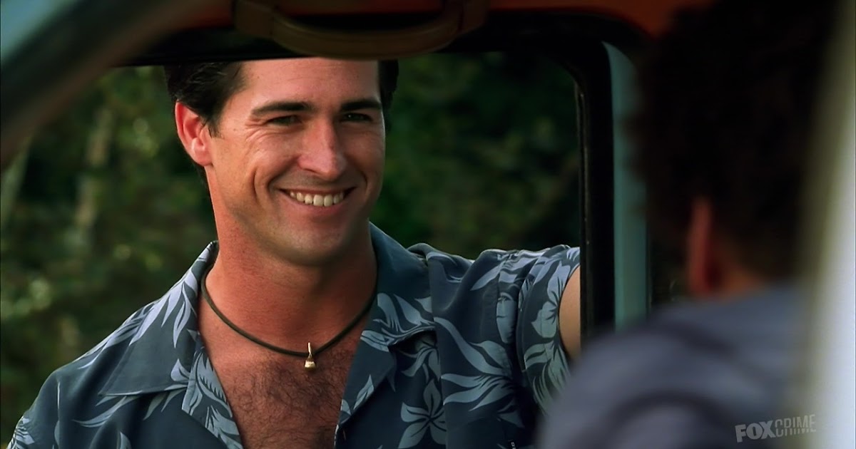 ausCAPS: Michael McLafferty shirtless in CSI 3-03 "Let The Seller Beware"