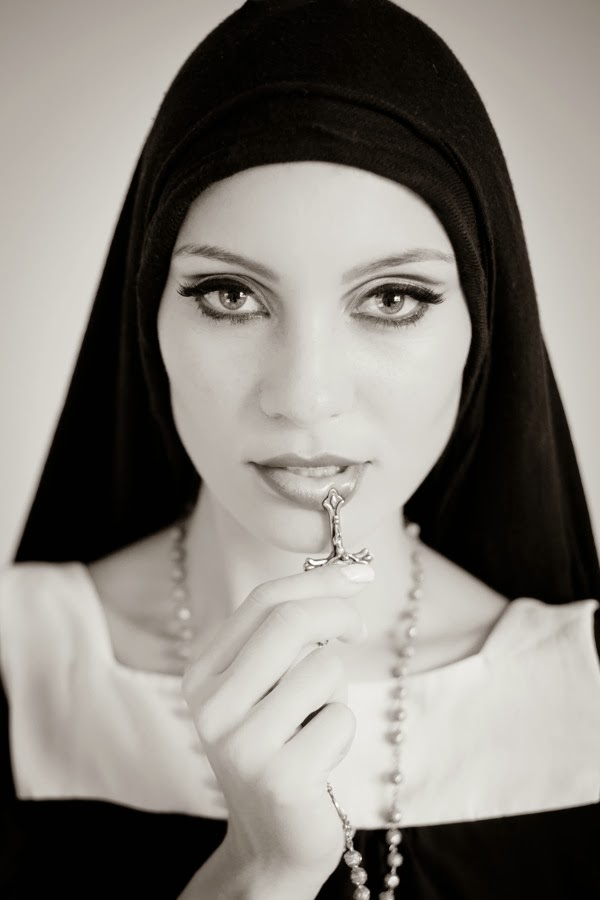 Beautiful colorful pictures and Gifs: Nuns-Pray-monjas-cruz- Pictures.