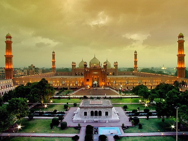 Shahi Mosque Lahore Pakistan ~ Entertainment-Enter