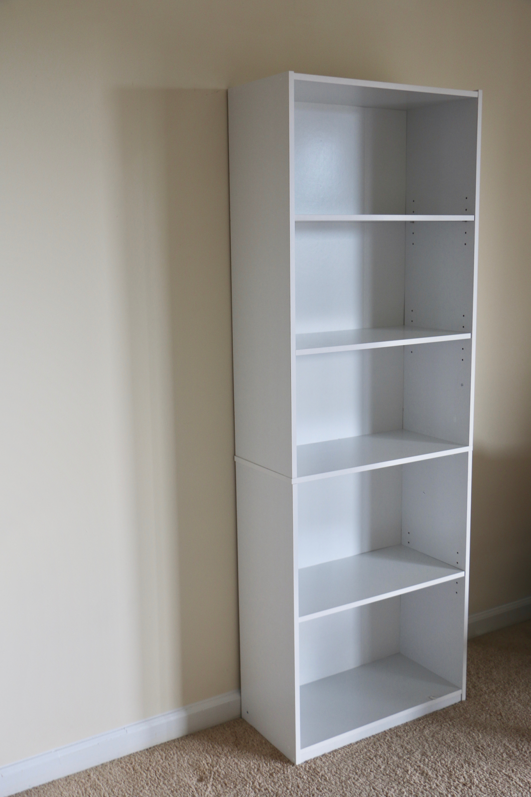 How To Design Color-Coded Statement Shelves. | Southern Belle in Training