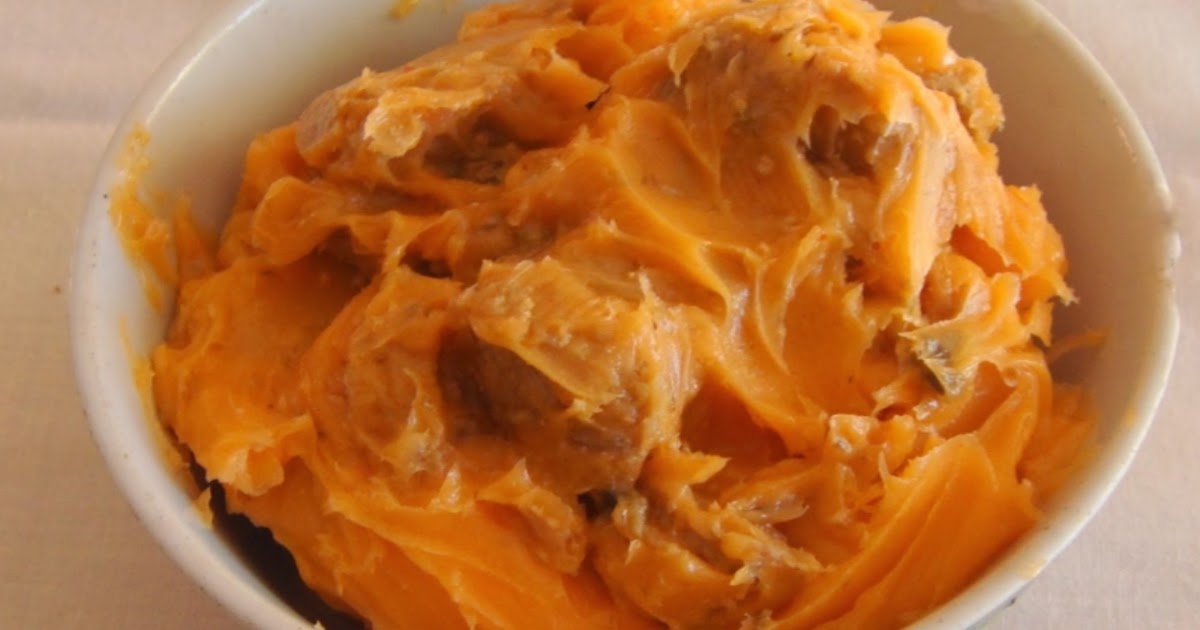 Comida de mi pueblo: MANTECA COLORÁ Y CHICHARRONES