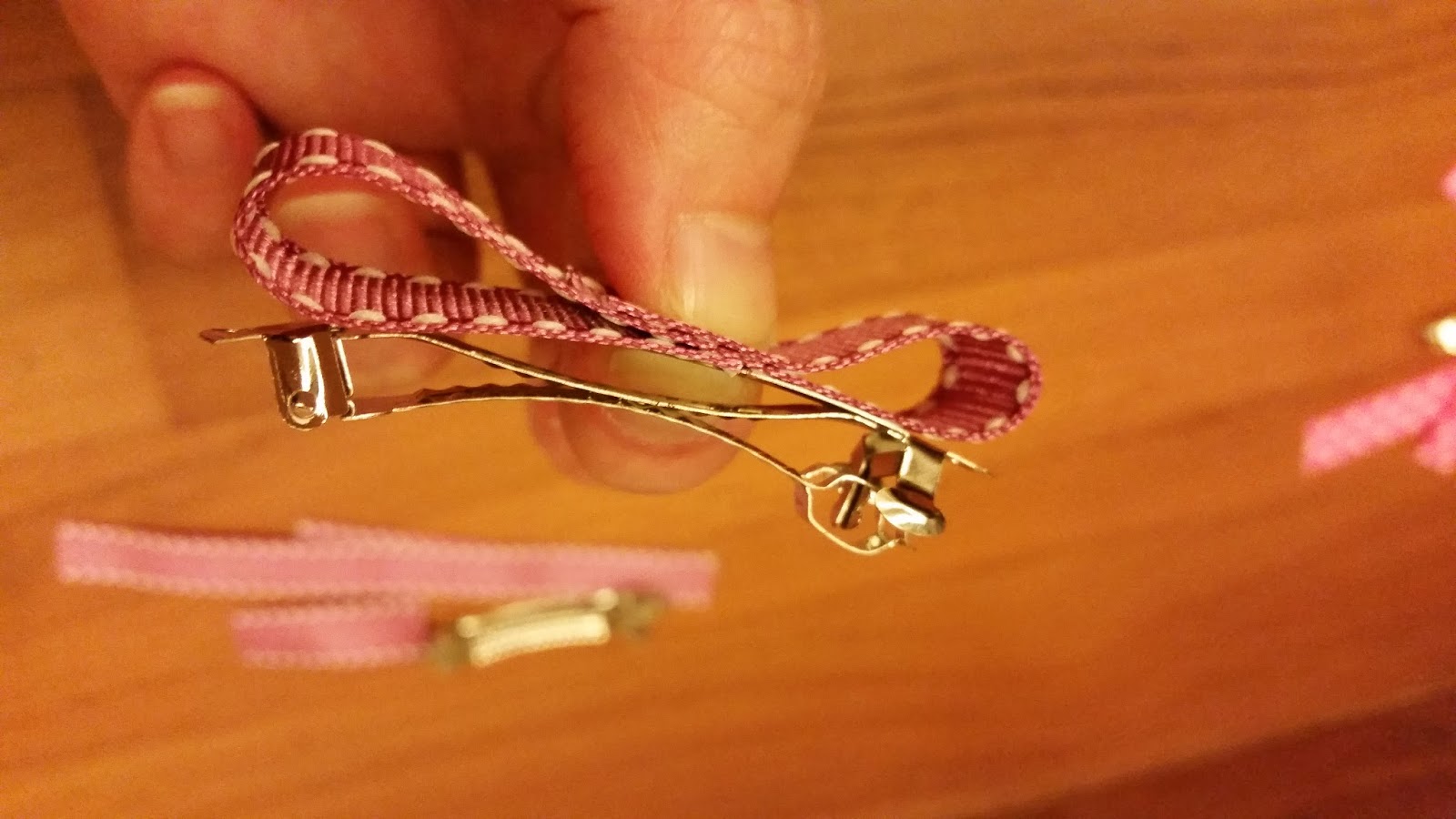 Banner: Simple Ribbon Clips Craft