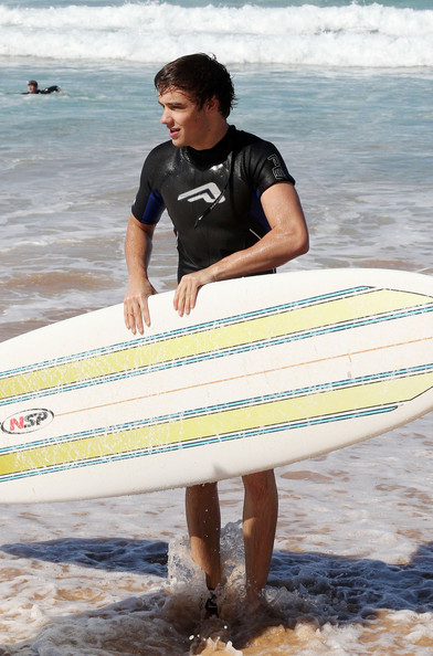 One Direction: Liam y Louis hacen surf