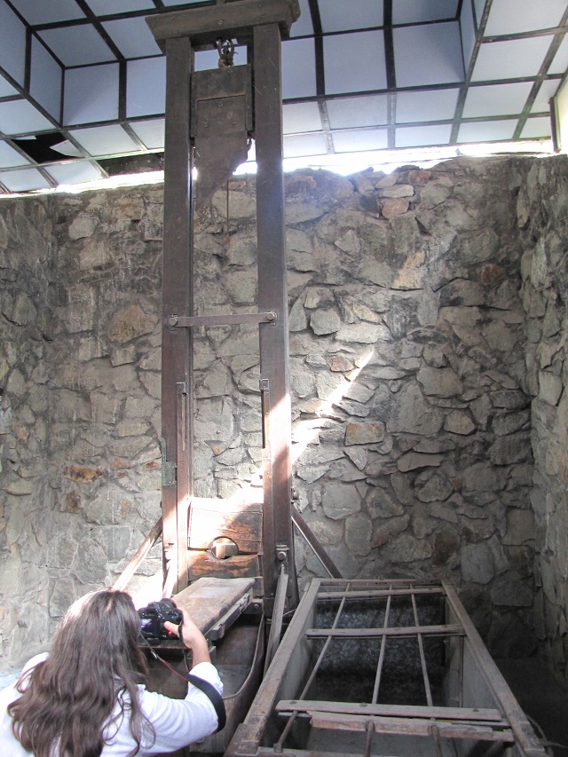 Pn Tay's Blog: The Guillotine