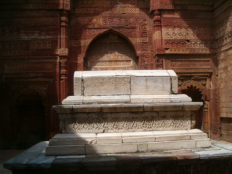 India - a Tourists paradise: Delhi - Tomb of Balban